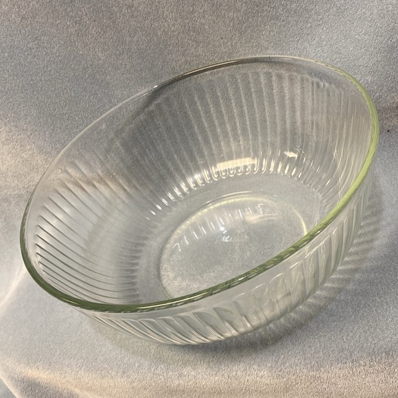 Pyrex | Dining | Pyrex 1 Large Salad Serving Bowl Sculptured Clear ...